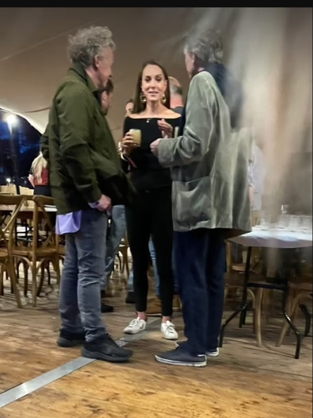 Kate Middleton partecipa a un rave party: mai vista così "sciatta"